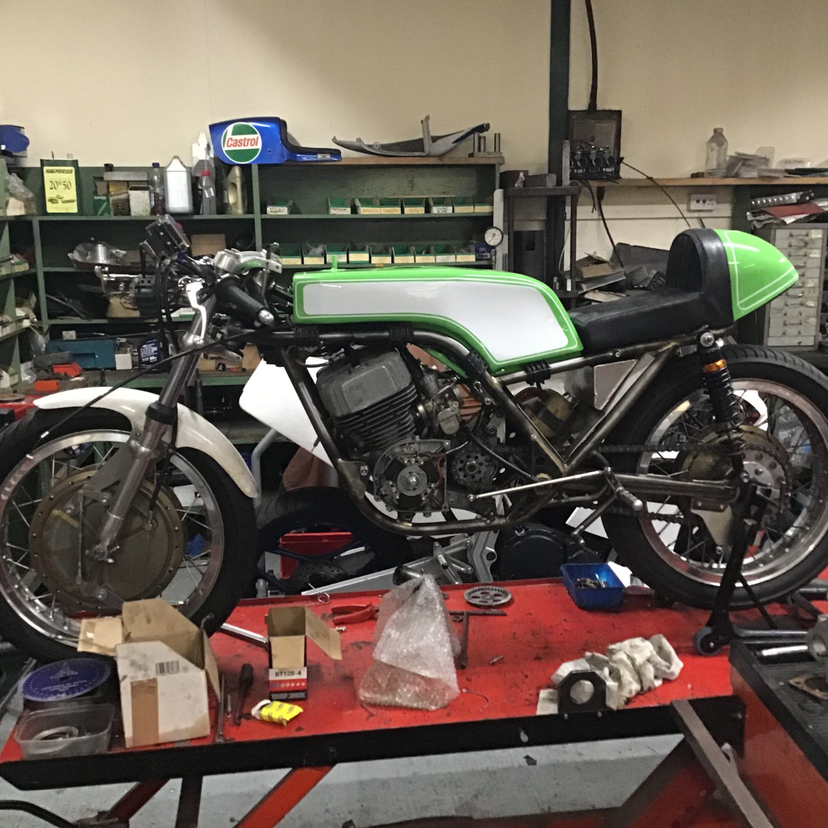 Kawasaki H1R 500 & H1RW 500 - Rob North Triples
