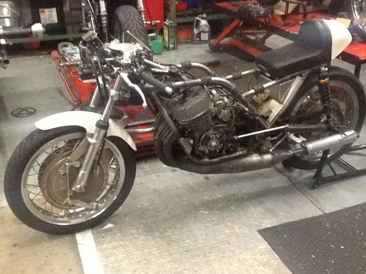 Kawasaki H1R 500 & H1RW 500 - Rob North Triples